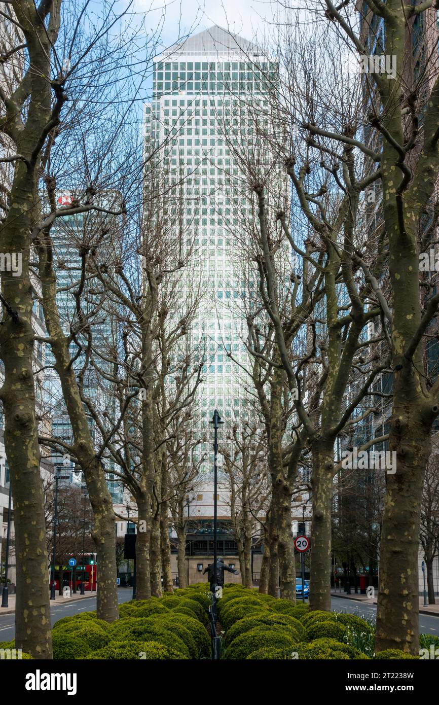 The one canada square building hi-res stock photography and images - Alamy