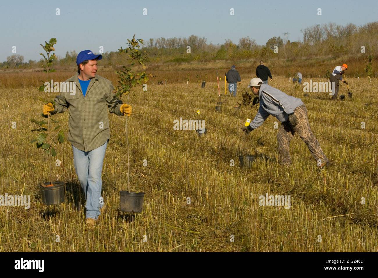 Walmart employee hi-res stock photography and images - Alamy