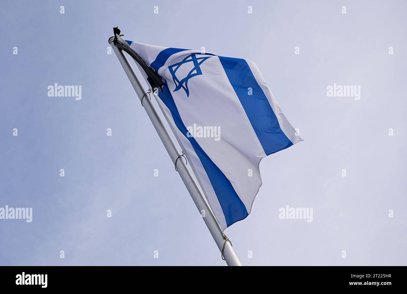 xpsx, Lokal Hanau Solidarität mit, Israel. 16th Oct, 2023. v.l. Isreal ...