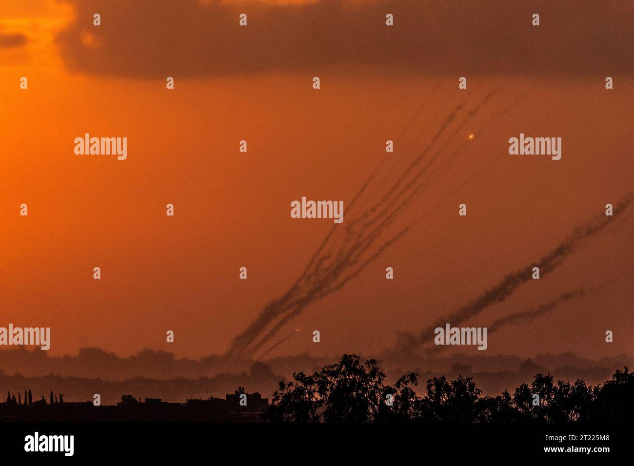 Sderot, Israel. 16th Oct, 2023. Rockets are fired from the Gaza Strip ...