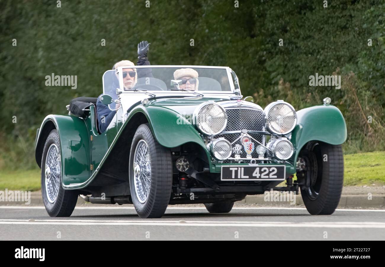 Bicester,Oxon.,UK - Oct 8th 2023: 2010 green SSE KIT CAR SS100 classic ...