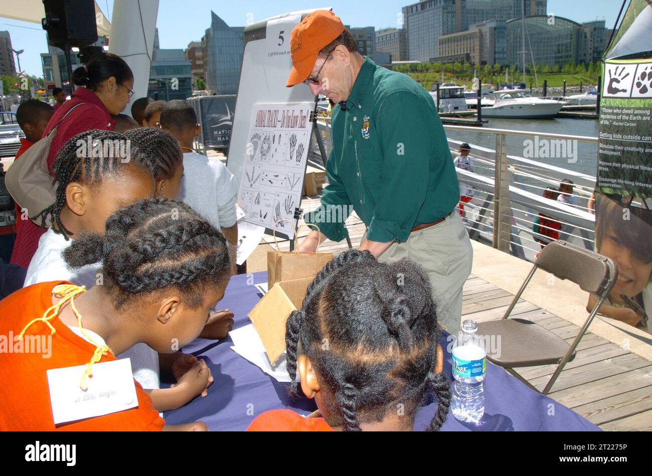 Children learn about animal tracks at the 2009 Nation's River Bass ...
