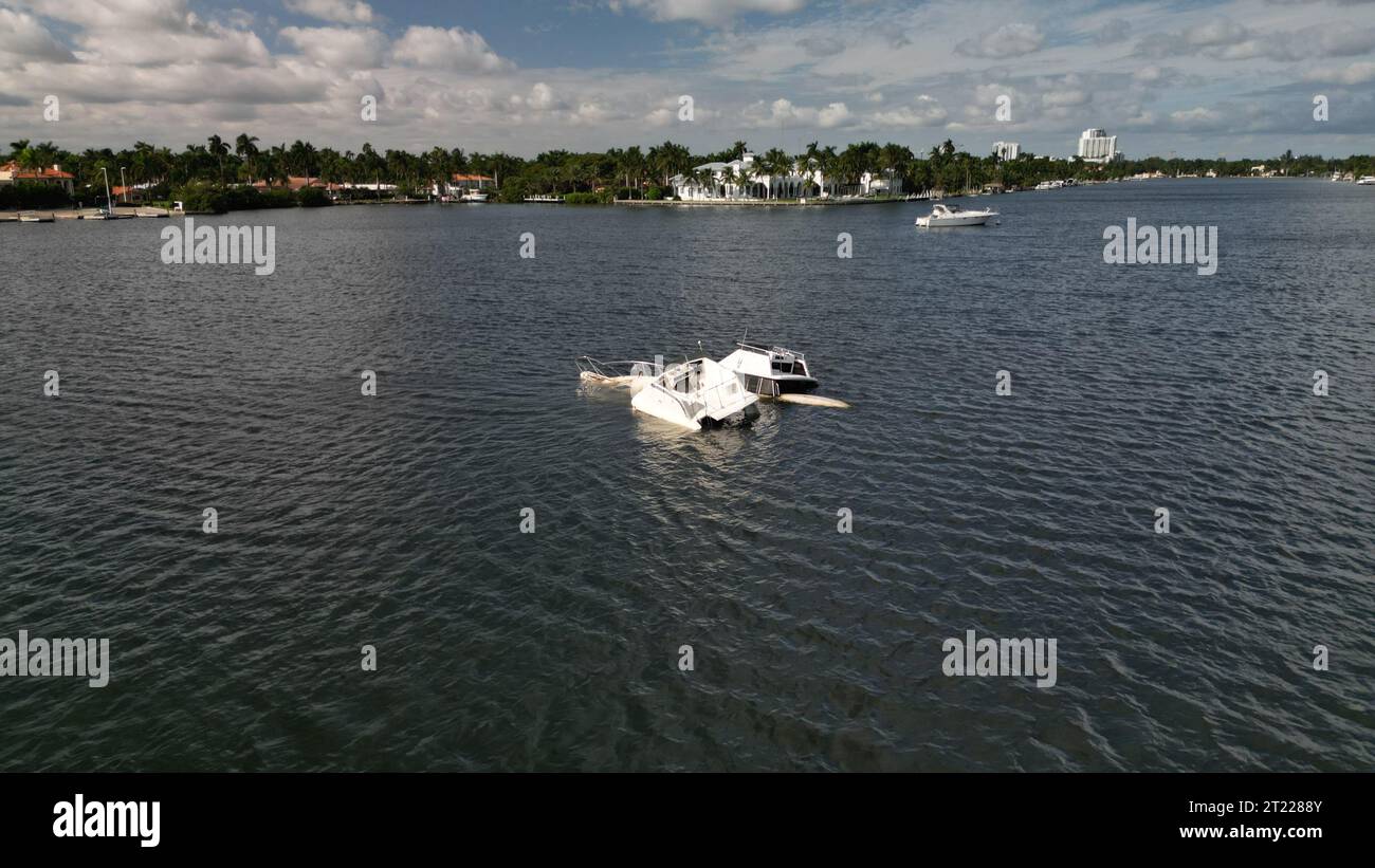 Partially submerged ships hi-res stock photography and images - Alamy