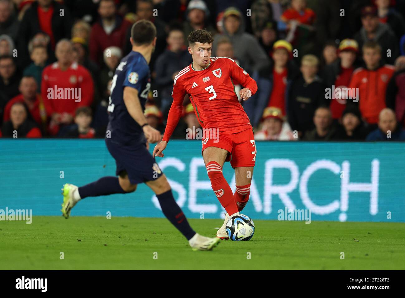 Cardiff, UK. 15th Oct, 2023. Neco Williams of Wales in action (r ...