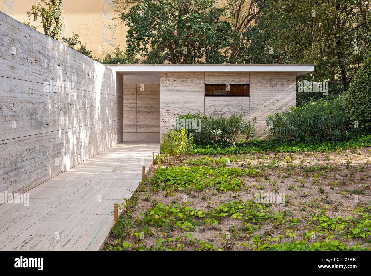 Mies van der rohe barcelona plan hi-res stock photography and images ...