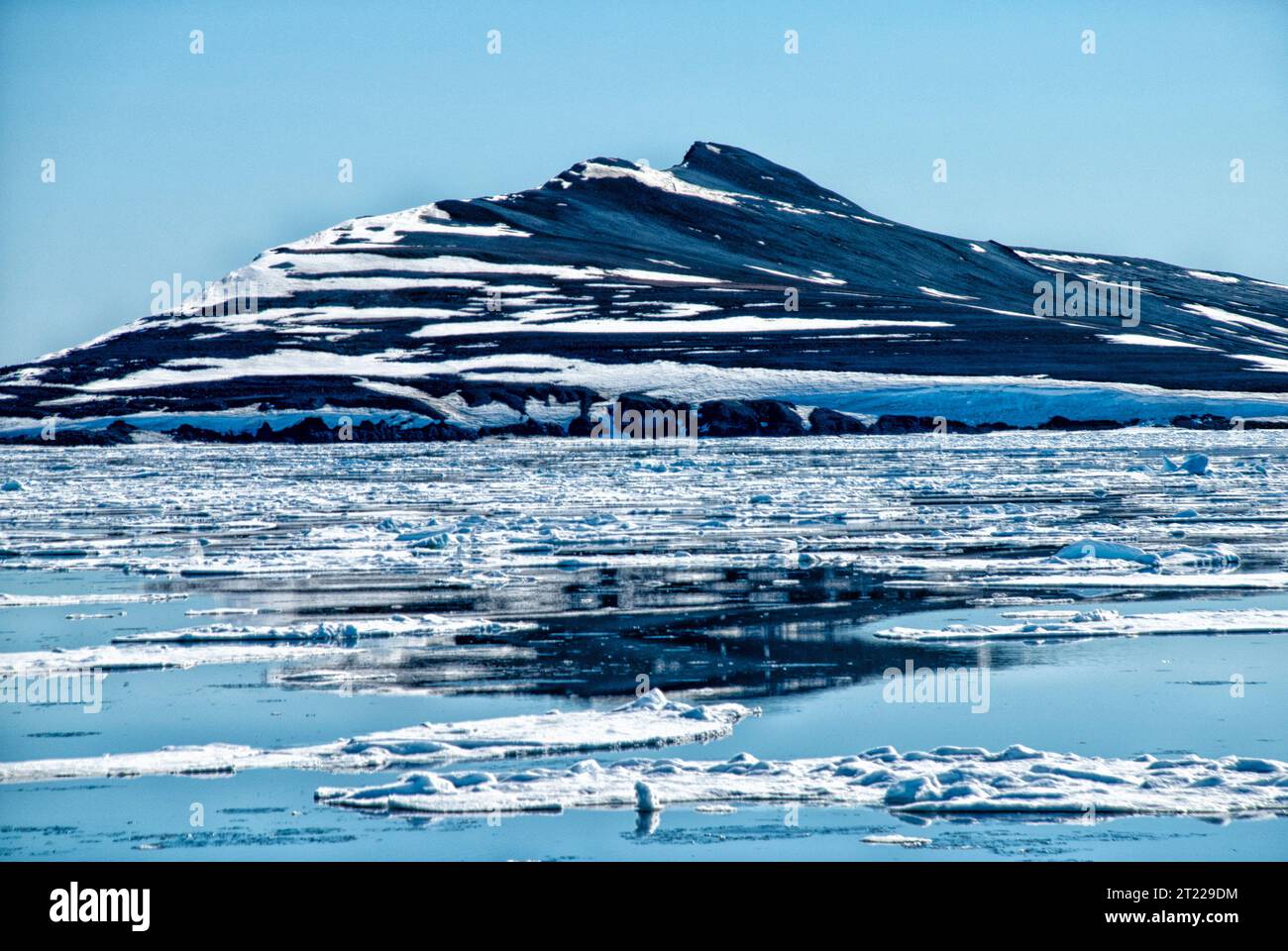 Mountains and sea ice in Svalbard, Norway Stock Photo - Alamy