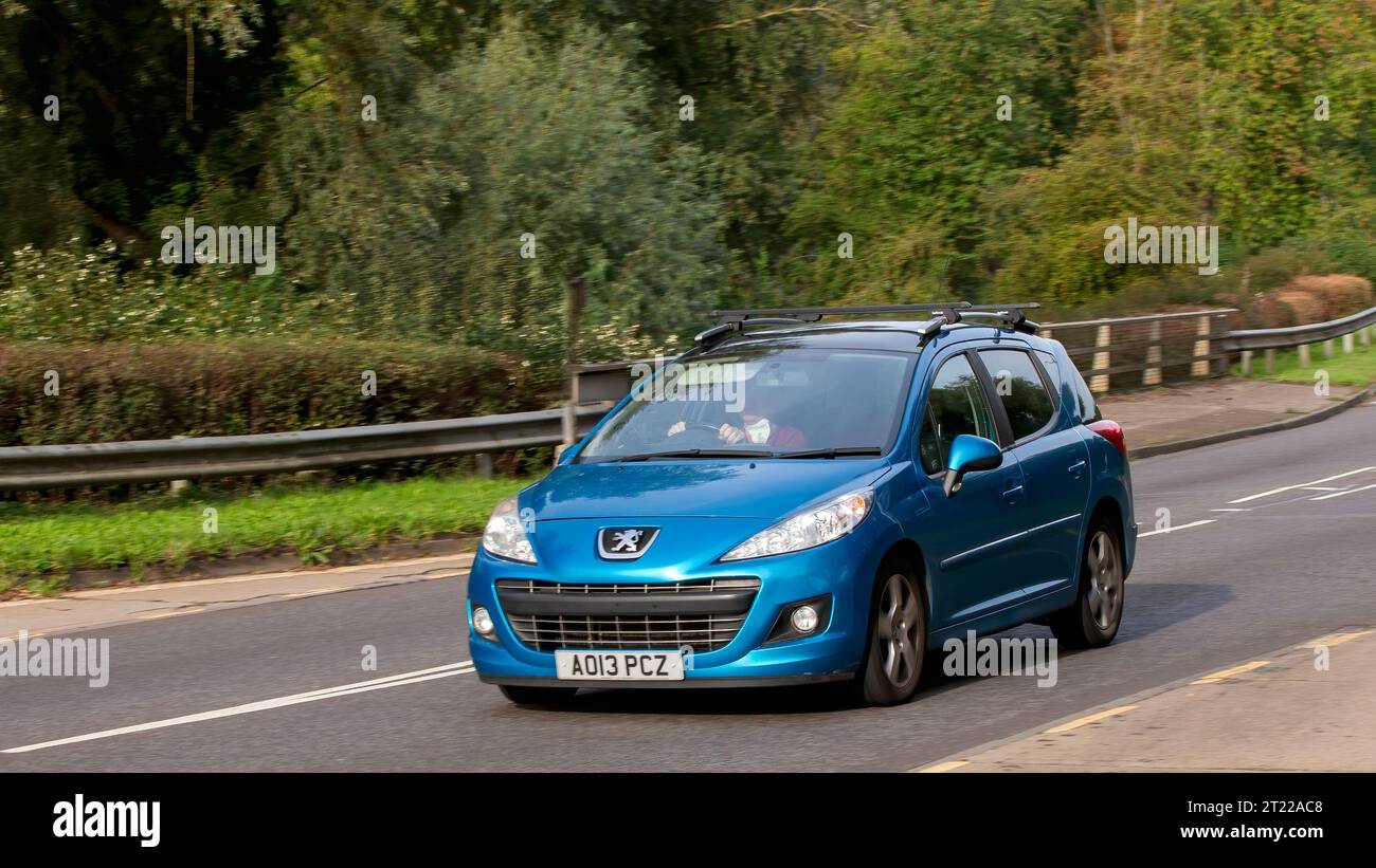 Peugeot logo on car hi-res stock photography and images - Alamy