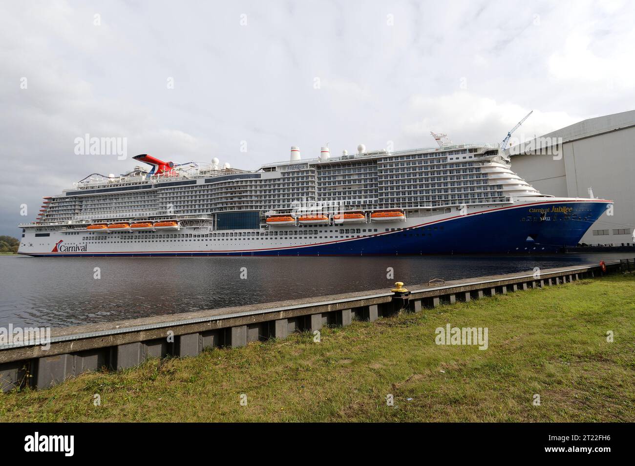 The new cruise ship Carnival Jubilee lies in front of the Meyer shipyard in Papenburg on October ...