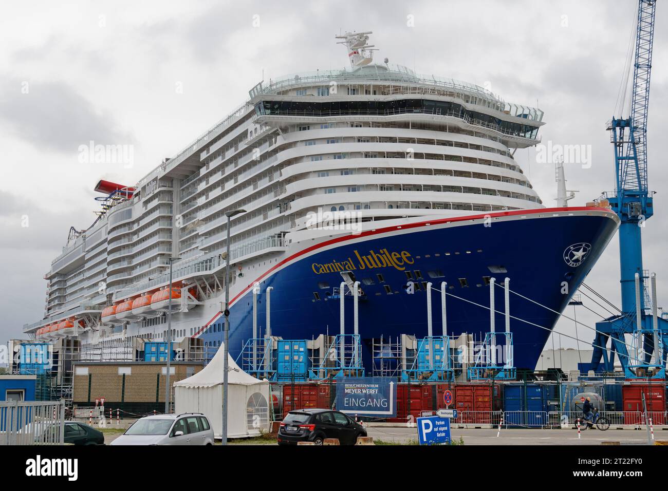 The new cruise ship Carnival Jubilee lies in front of the Meyer shipyard in Papenburg on October ...