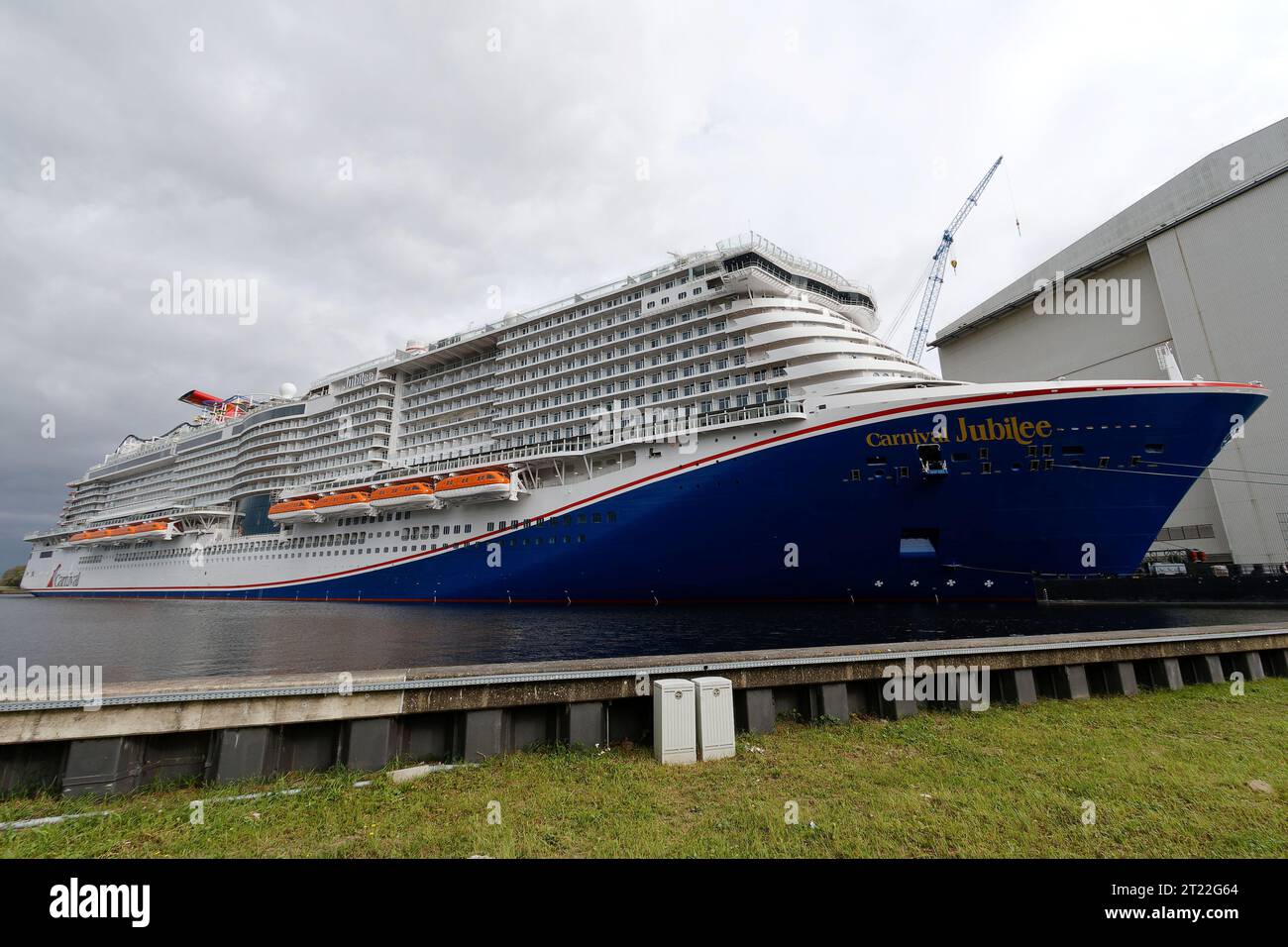 The new cruise ship Carnival Jubilee lies in front of the Meyer shipyard in Papenburg on October ...