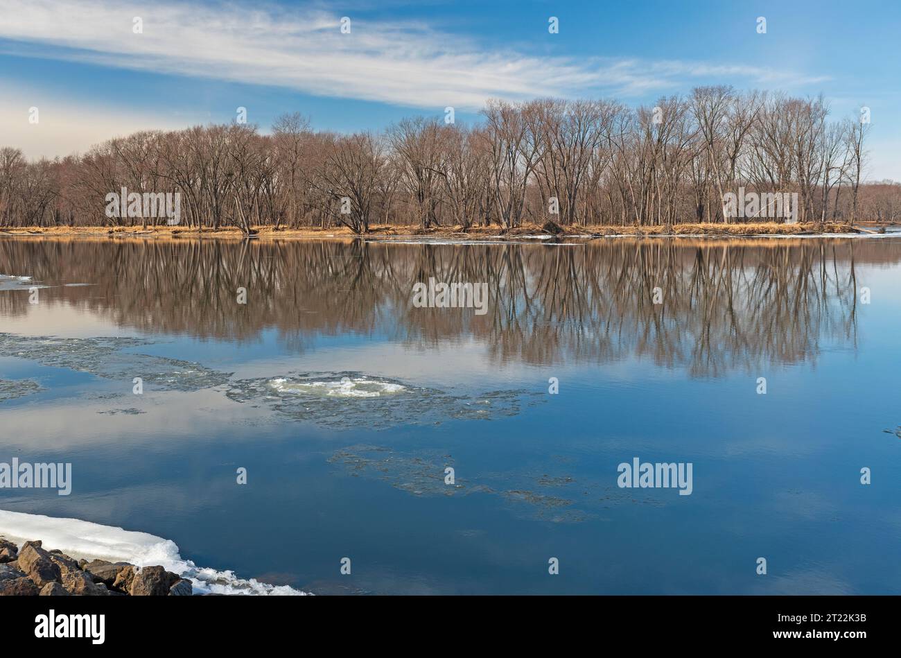 Quiet Waters on a Thawing Mississippi River Near Stoddard Wisconsin ...
