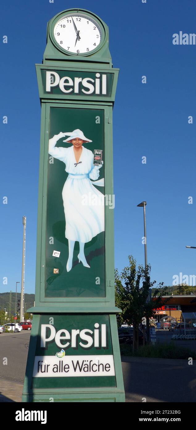 Werbesäule des Henkel-Konzerns für das Waschmittel Persil in Boppard am ...