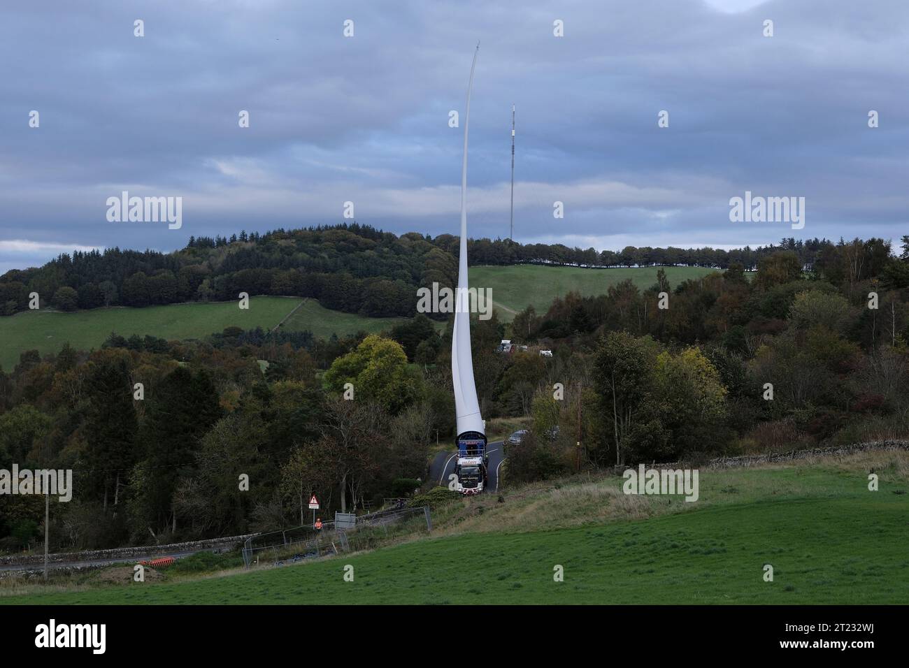 Selkirk, UK. 16th Oct, 2023. A wind turbine blade on route to a new ...