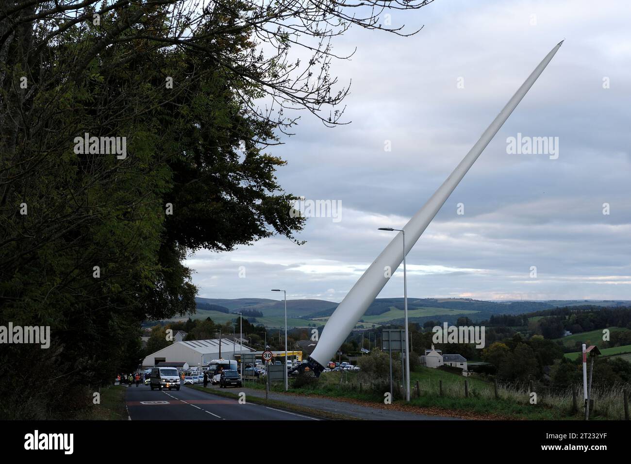 Selkirk, UK. 16th Oct, 2023. A wind turbine blade on route to a new ...