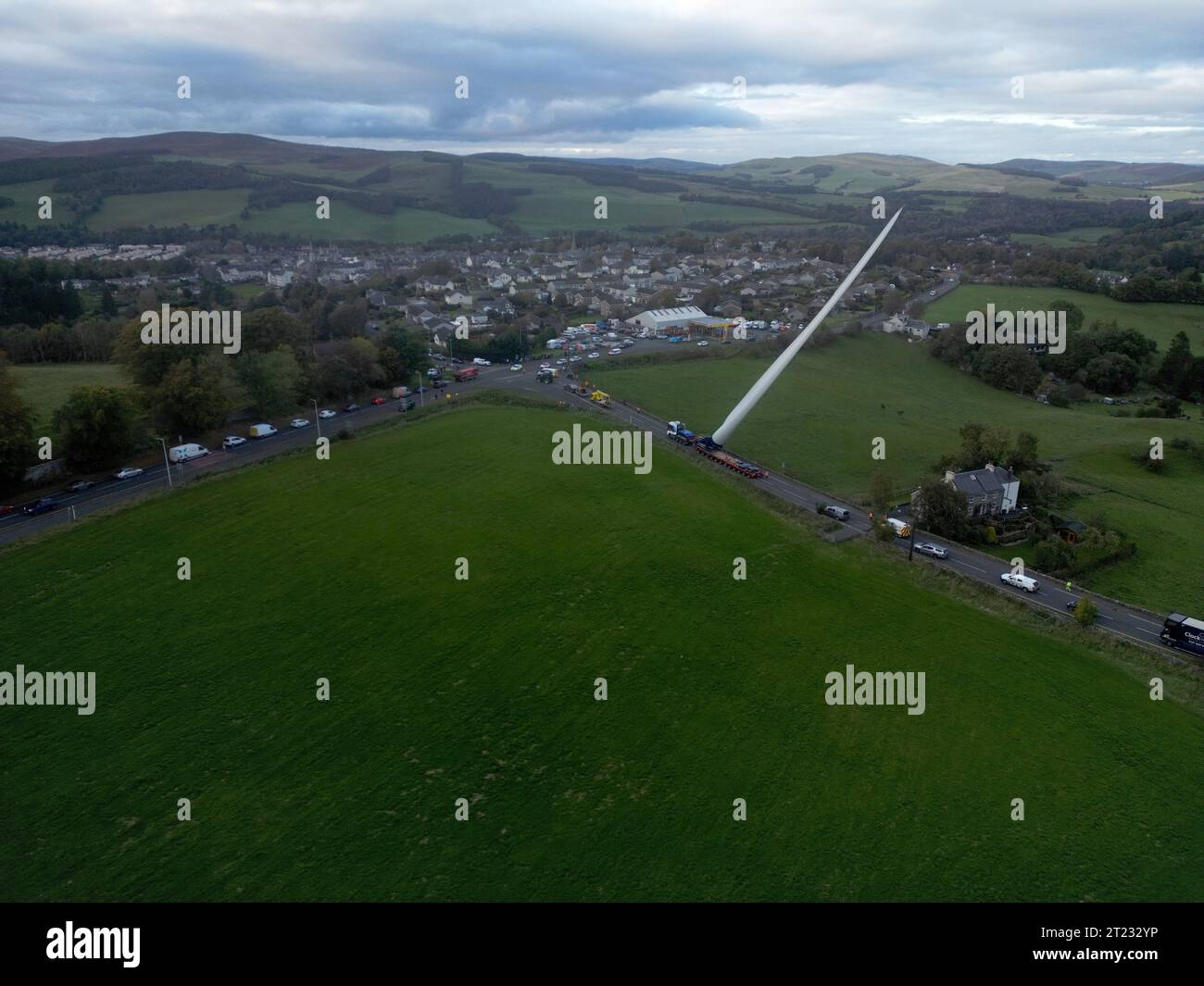 Selkirk, UK. 16th Oct, 2023. A wind turbine blade on route to a new ...