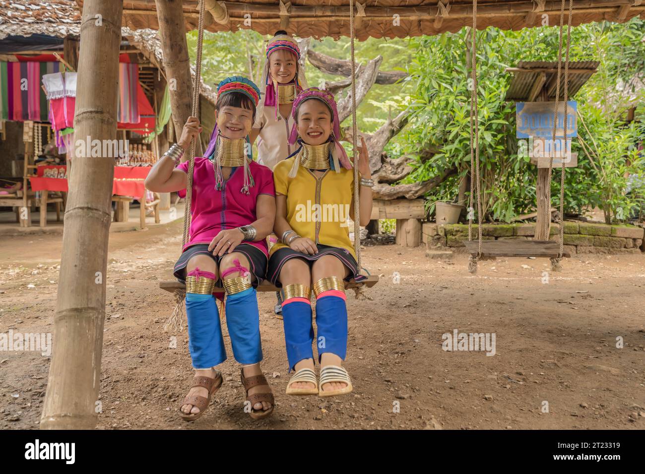 Karen women from Pai at Mae Hong Son, Thailand, with brass neck rings ...