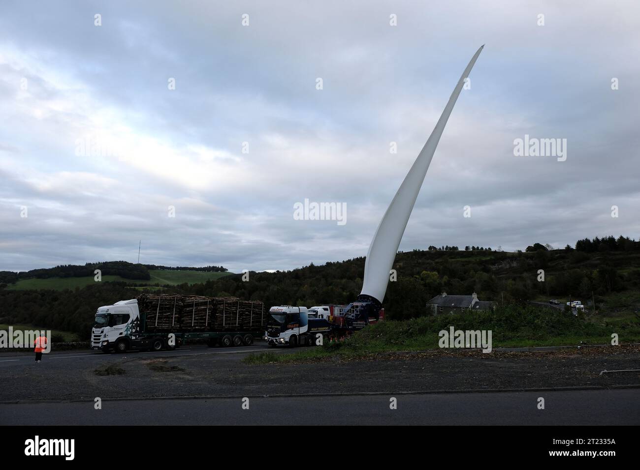 Selkirk, UK. 16th Oct, 2023. A wind turbine blade on route to a new ...