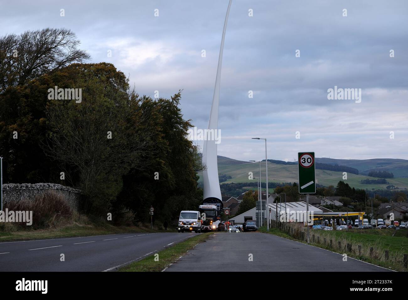 Selkirk, UK. 16th Oct, 2023. A wind turbine blade on route to a new ...