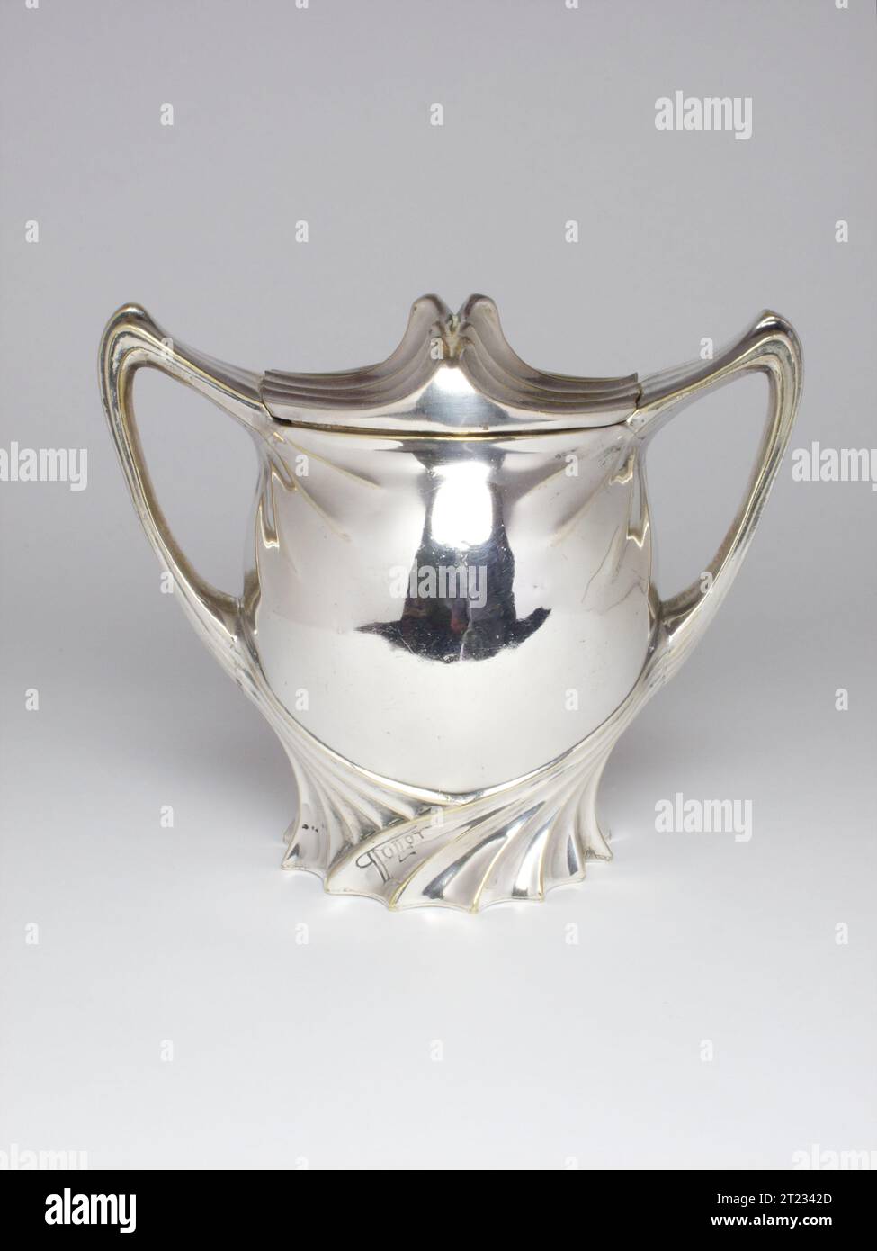 Quist art nouveau silver plated milk jug designed by Paul Follot(1877 ...