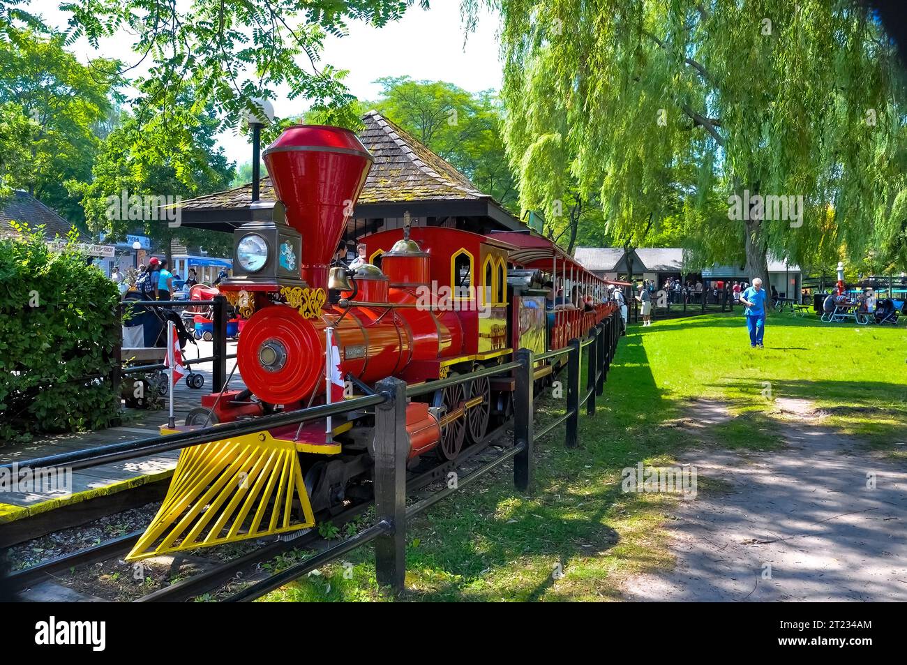 Train ride amusement park hi-res stock photography and images - Alamy