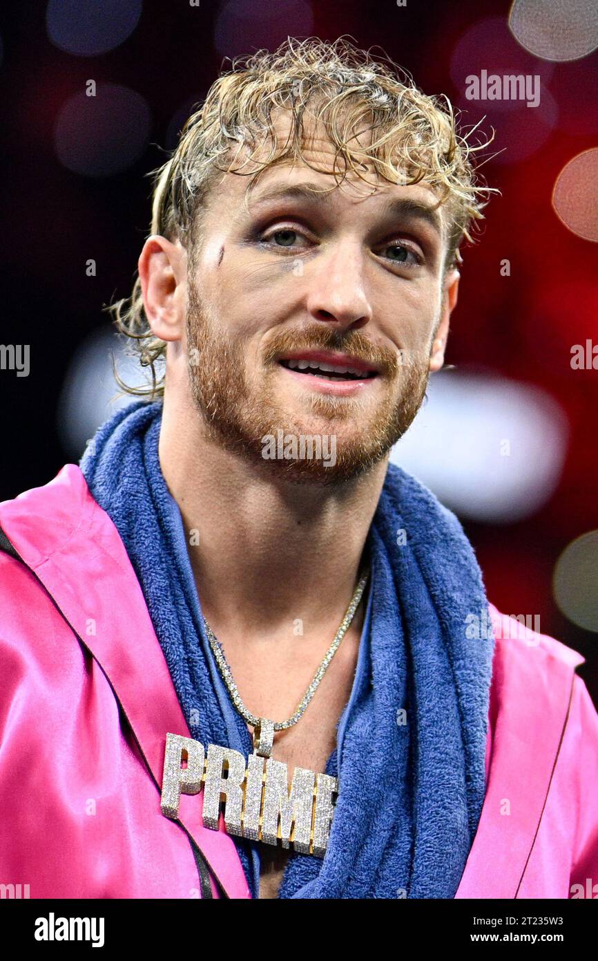 Logan paul knock out hi-res stock photography and images - Alamy