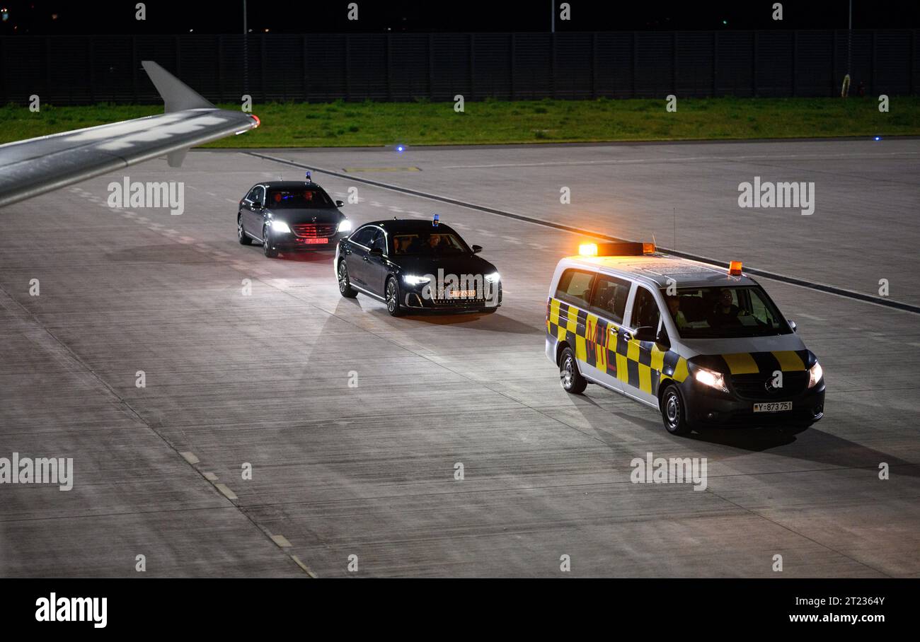 16 October 2023, Brandenburg, Schönefeld: Annalena Baerbock (Bündnis 90 ...