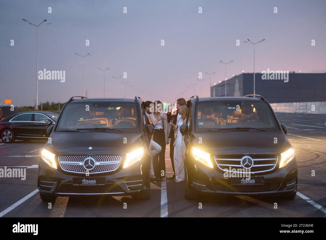 Car friends party night drink hi-res stock photography and images - Alamy