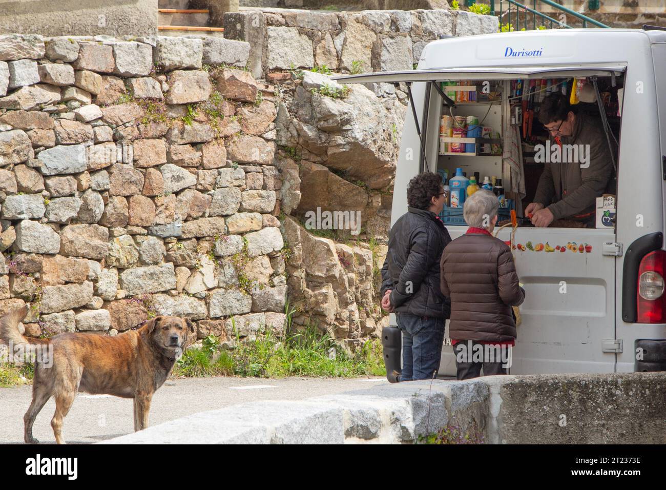 Senior citizens in a van hi-res stock photography and images - Alamy