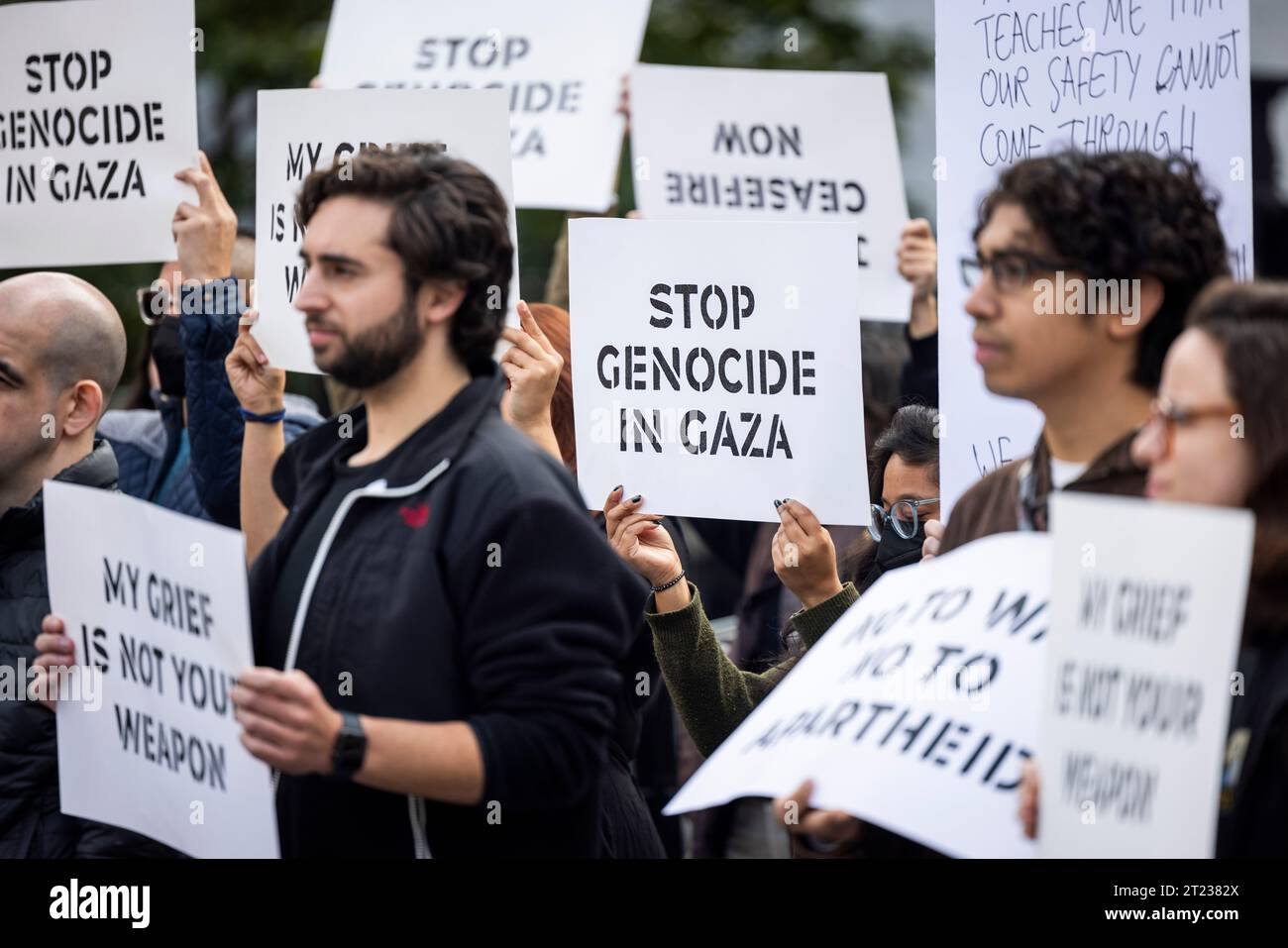 Protestors against Israel's planned incursion into Gaza demonstrate ...