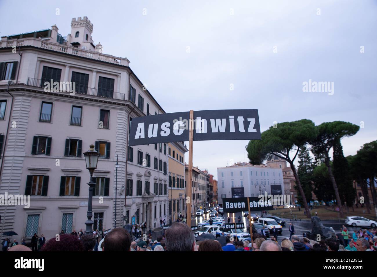 Rome, Italy. 16th Oct, 2023. Silent march to commemorate the Jews who ...