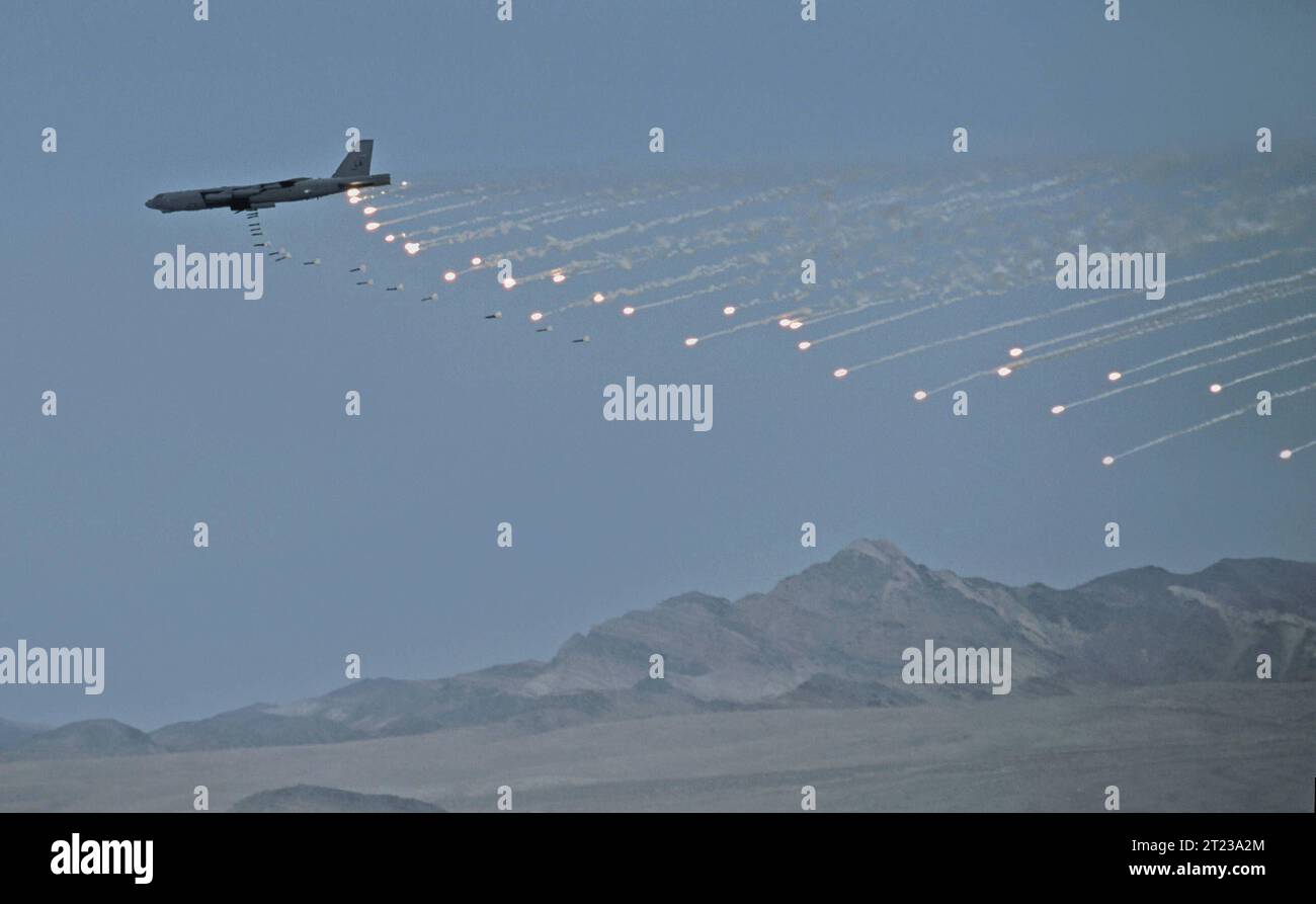 B 52 Stratofortress Flares