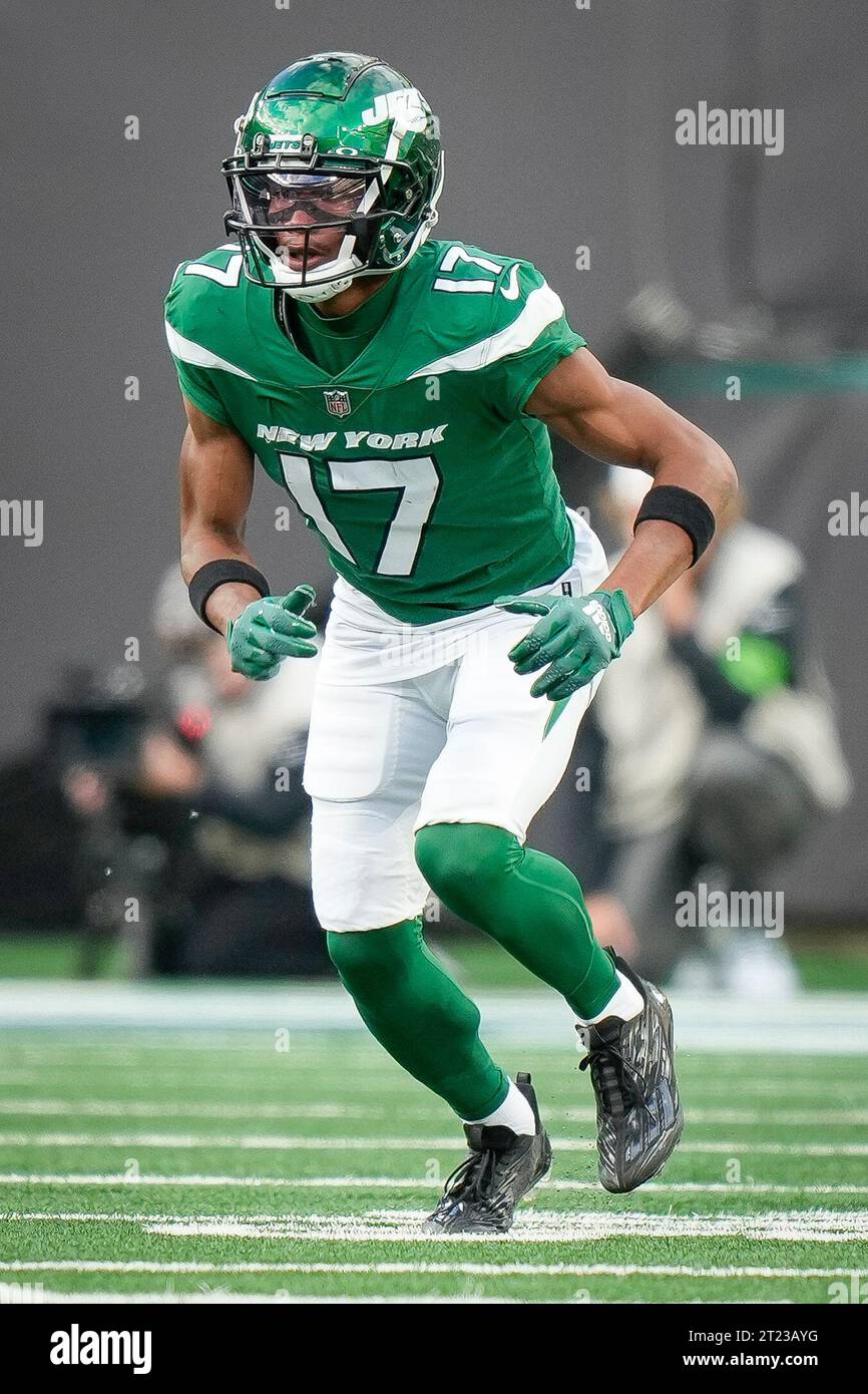 New York Jets wide receiver Garrett Wilson (17) on the field during an ...