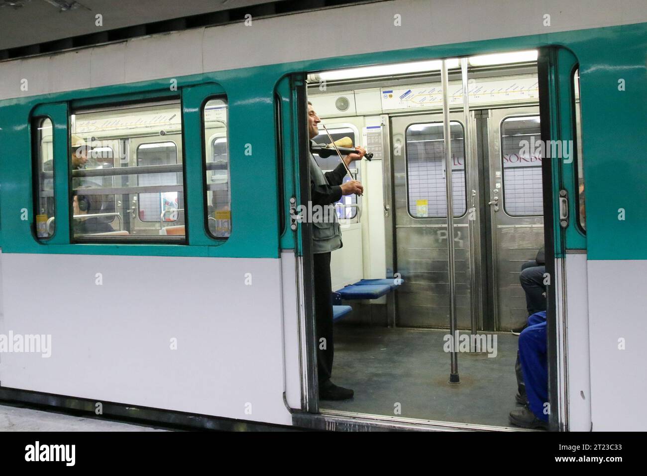 The Metro, Paris, France Stock Photo - Alamy
