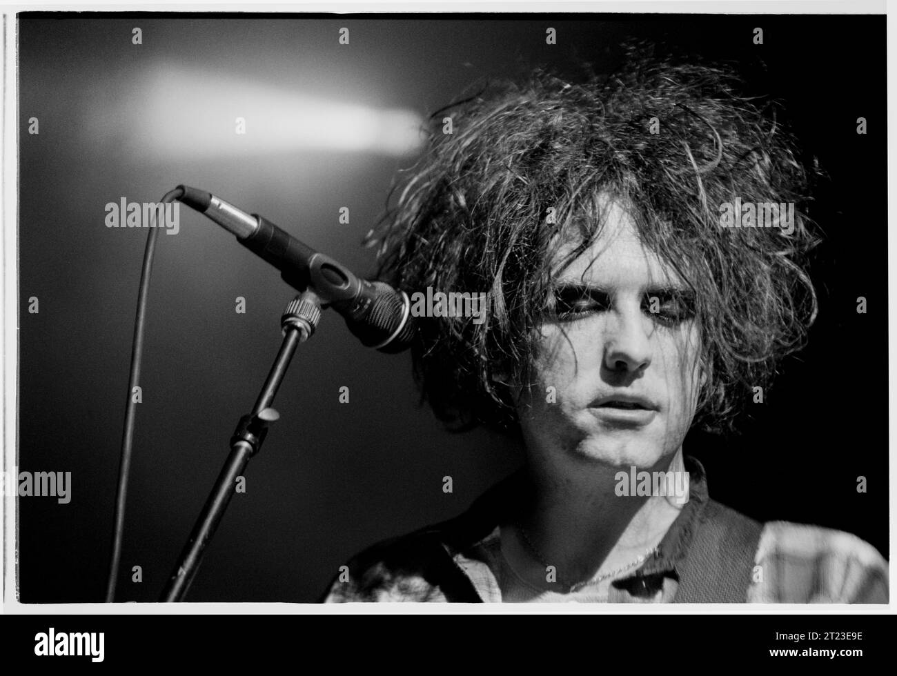 ROBERT SMITH, THE CURE, 1996: Robert Smith of The Cure playing live at ...