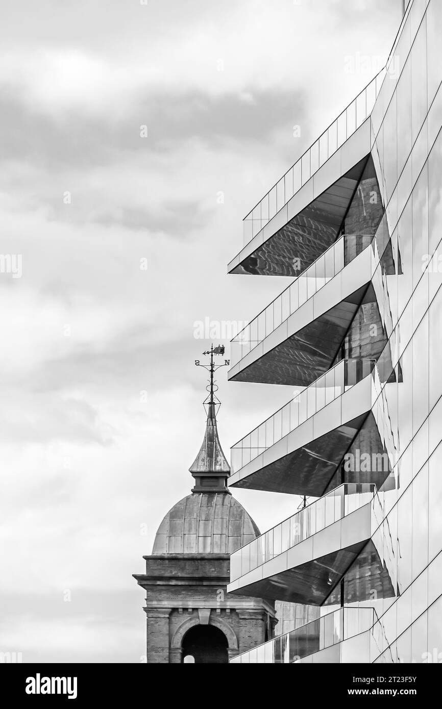 Uk modern commercial buildings Black and White Stock Photos & Images ...