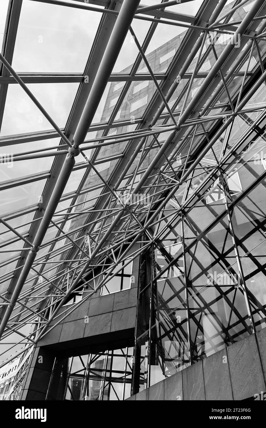 Steel frame structure building on The Queen Walk, London Stock Photo ...