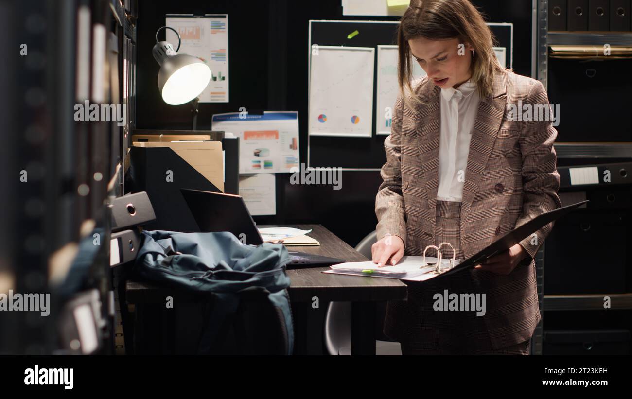 Female police officer on computer hi-res stock photography and images ...