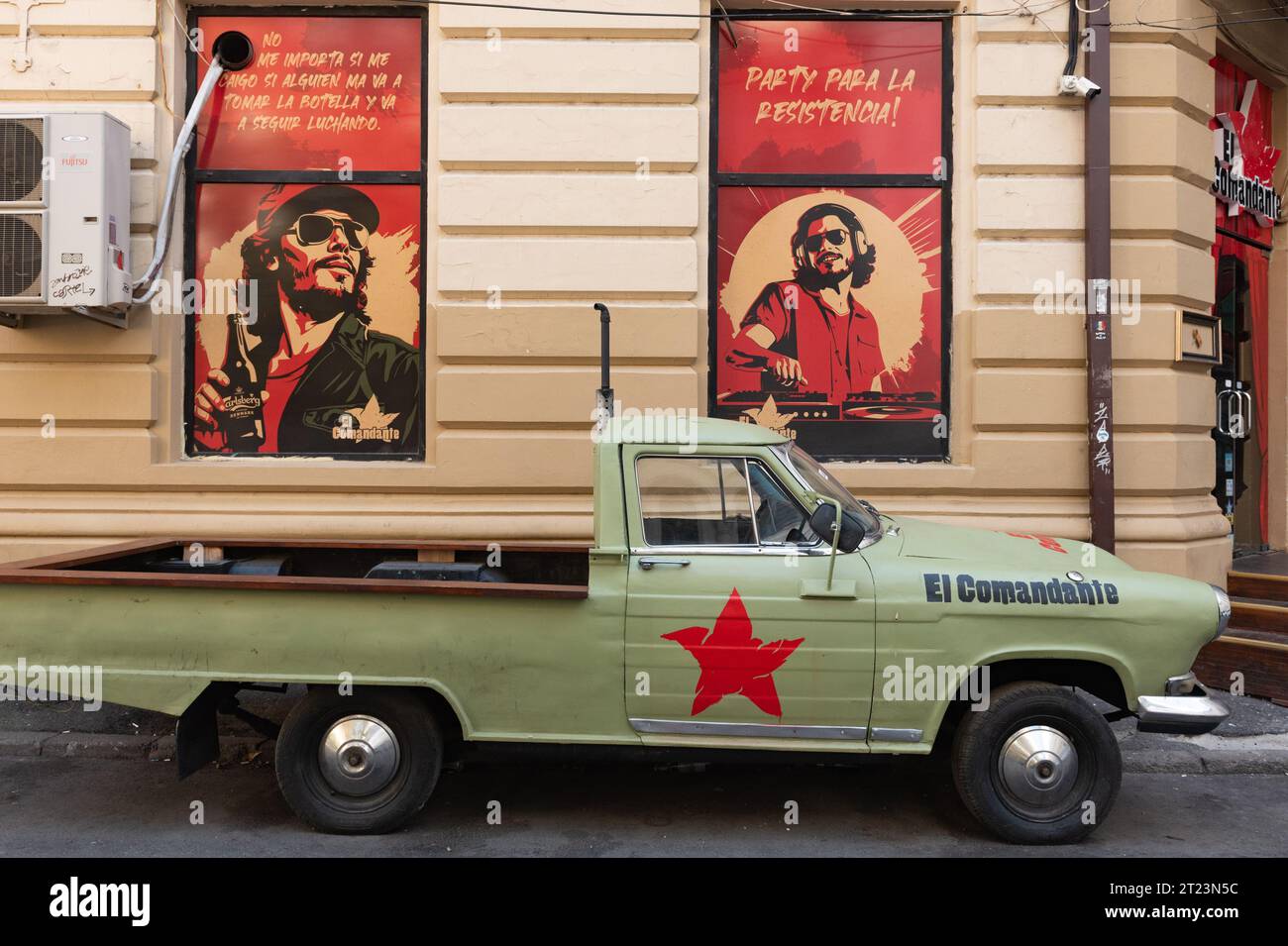 Che guevara insignia hi-res stock photography and images - Alamy