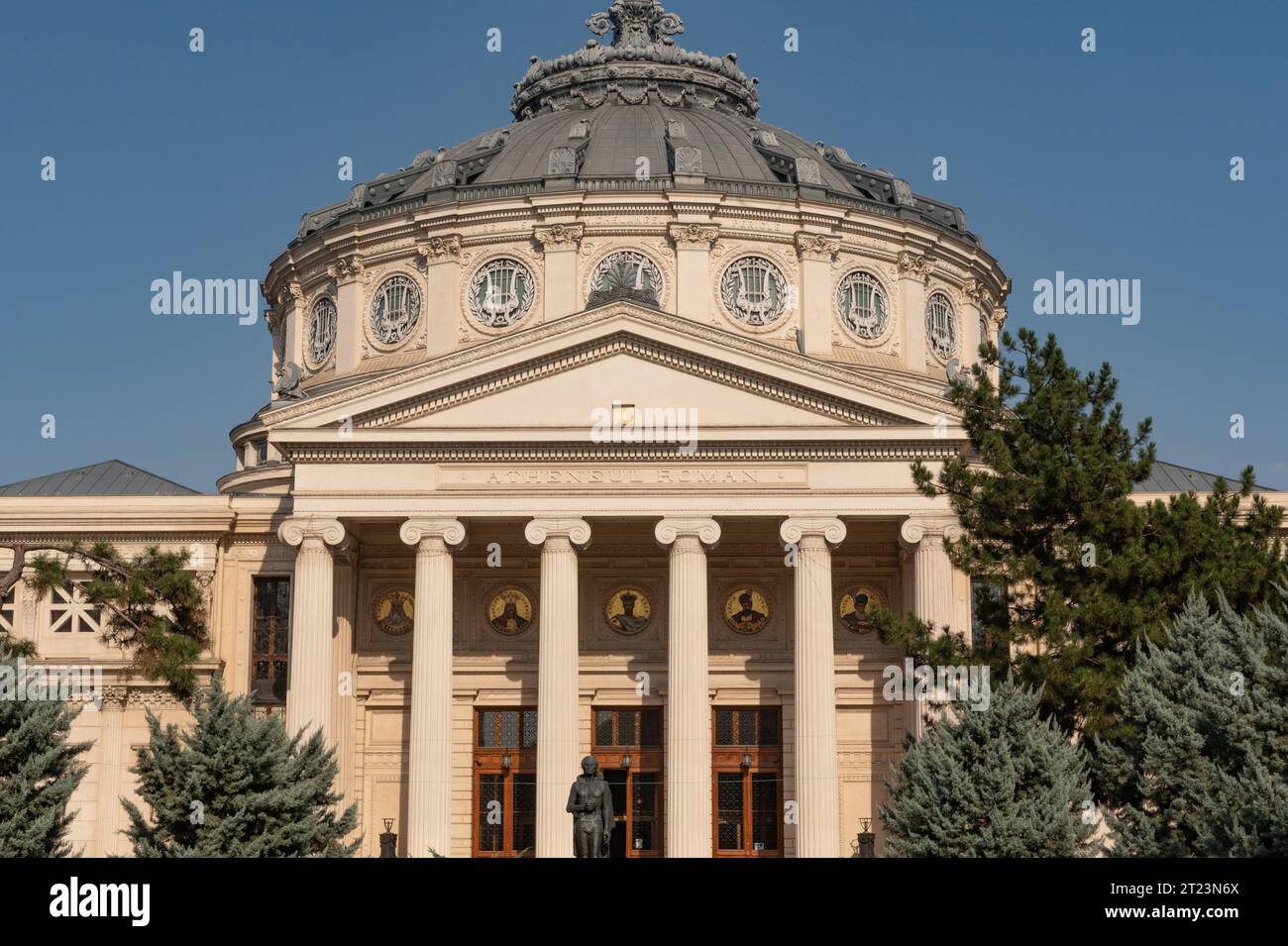 Bucharest town hall hi-res stock photography and images - Alamy