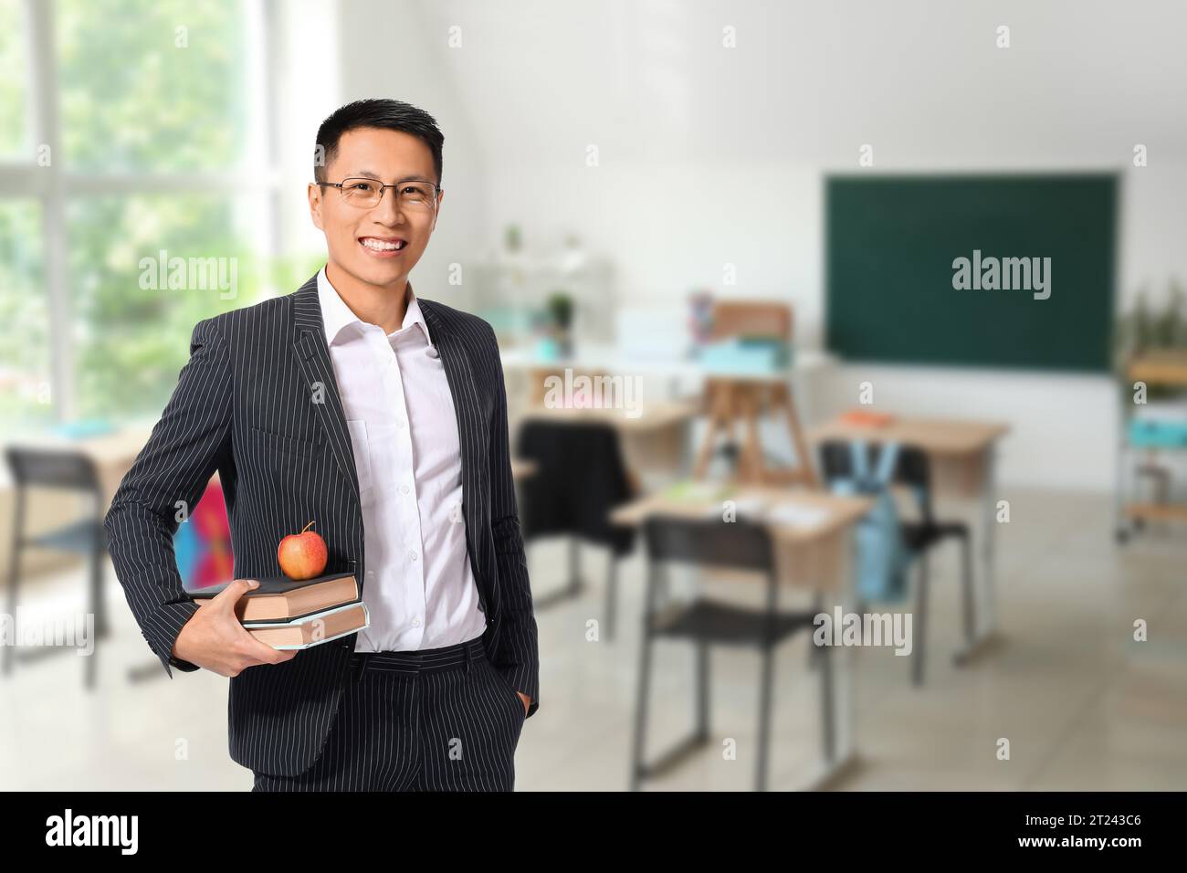 Asian male lecturer class hi-res stock photography and images - Alamy