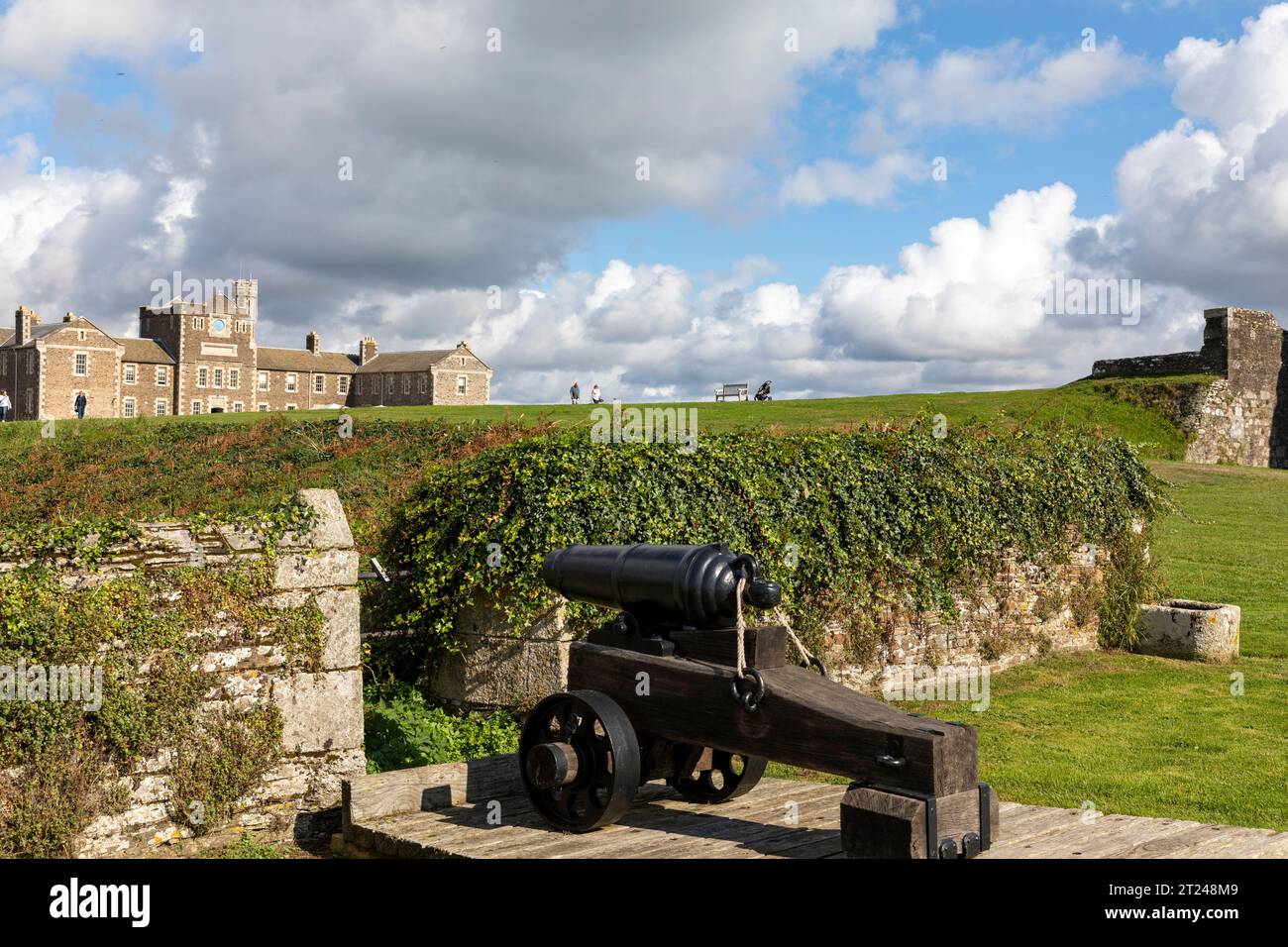 Pendennis castle Falmouth Cornwall, English Heritage asset, gun cannon ...