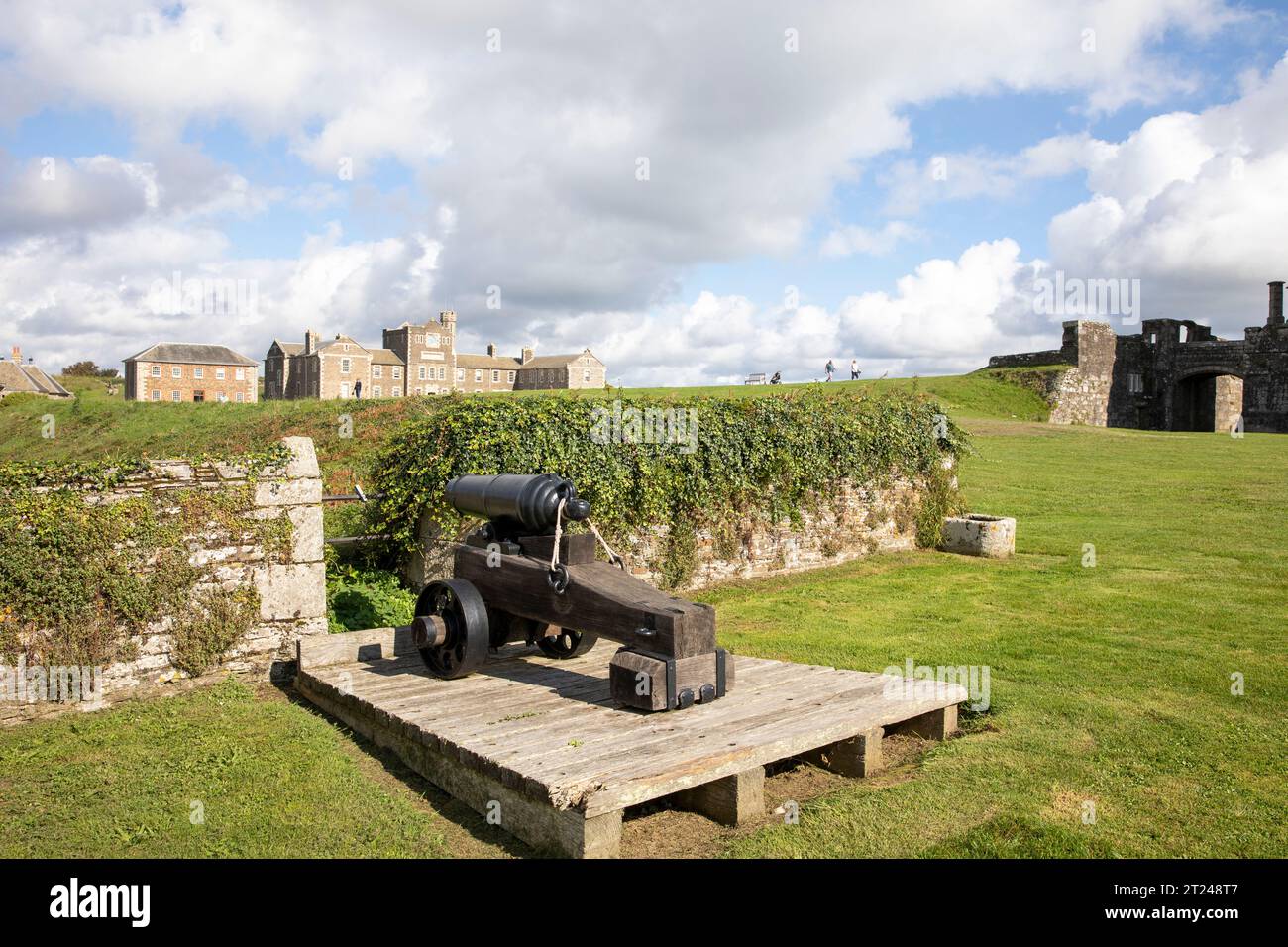 Pendennis castle Falmouth Cornwall, English Heritage asset, gun cannon ...