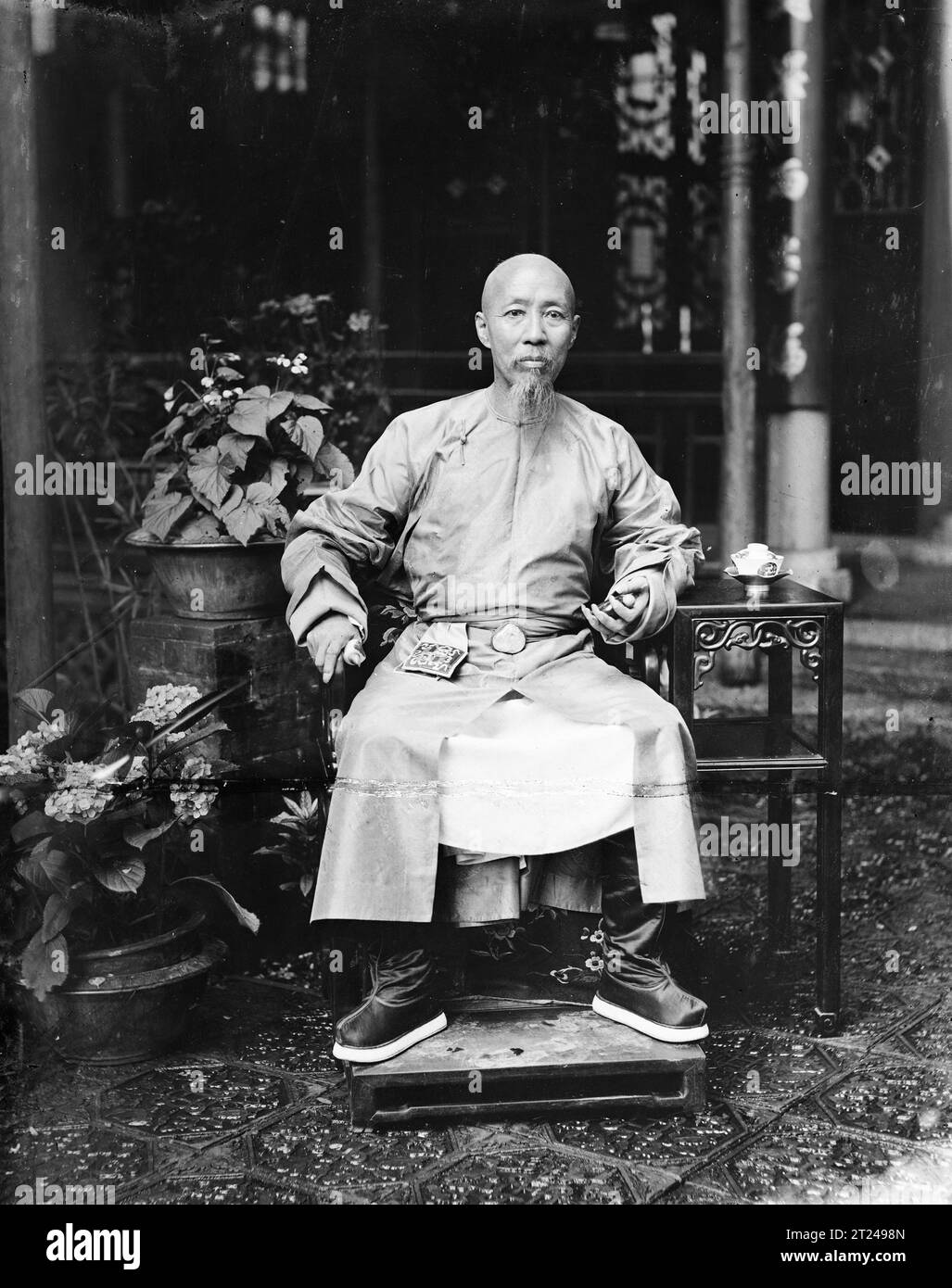 Vintage china 1870 hi-res stock photography and images - Alamy