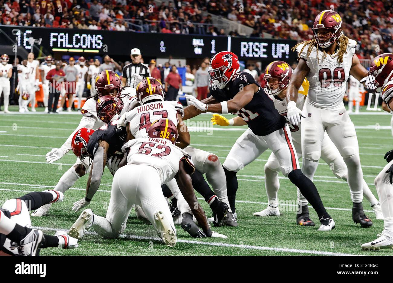 Atlanta, United States. 15th Oct, 2023. Washington Commanders defensive ...