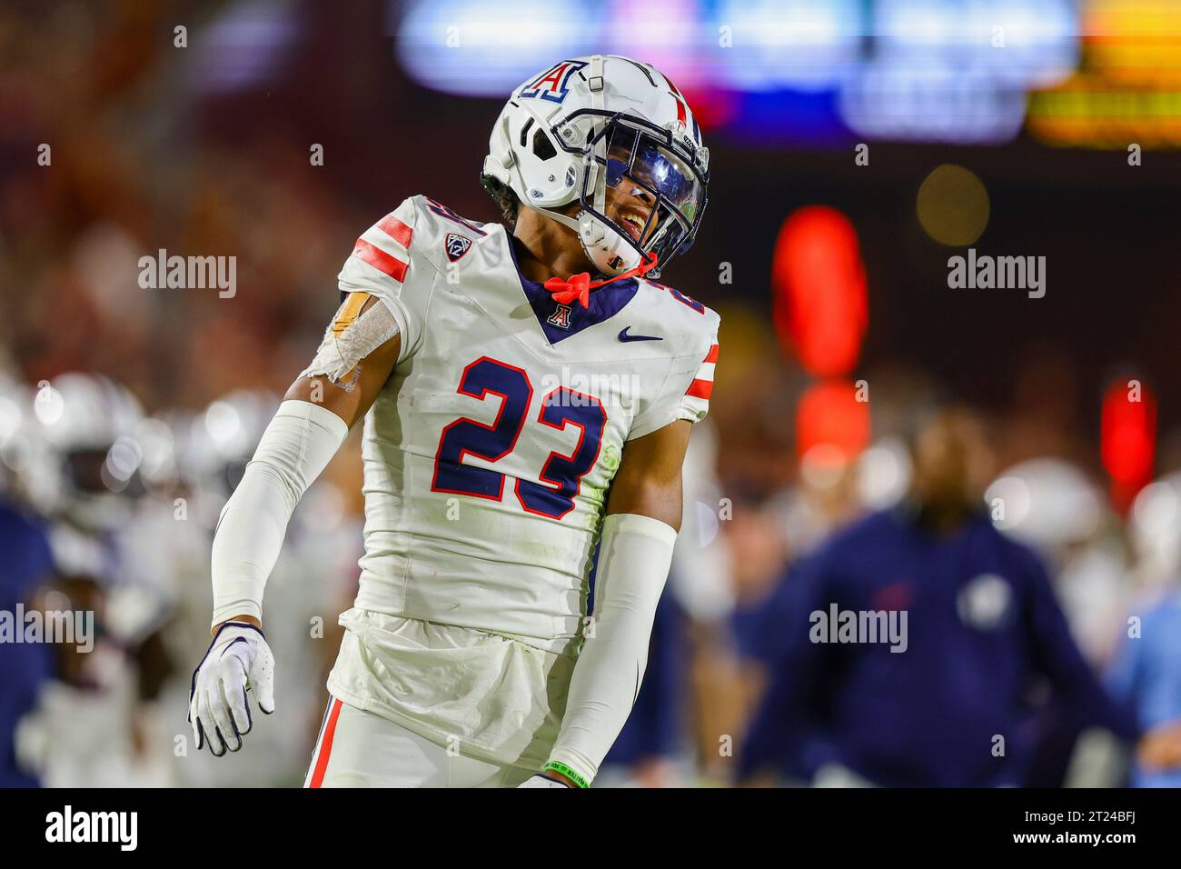 LOS ANGELES, CA - OCTOBER 07: Arizona Wildcats cornerback Tacario Davis ...