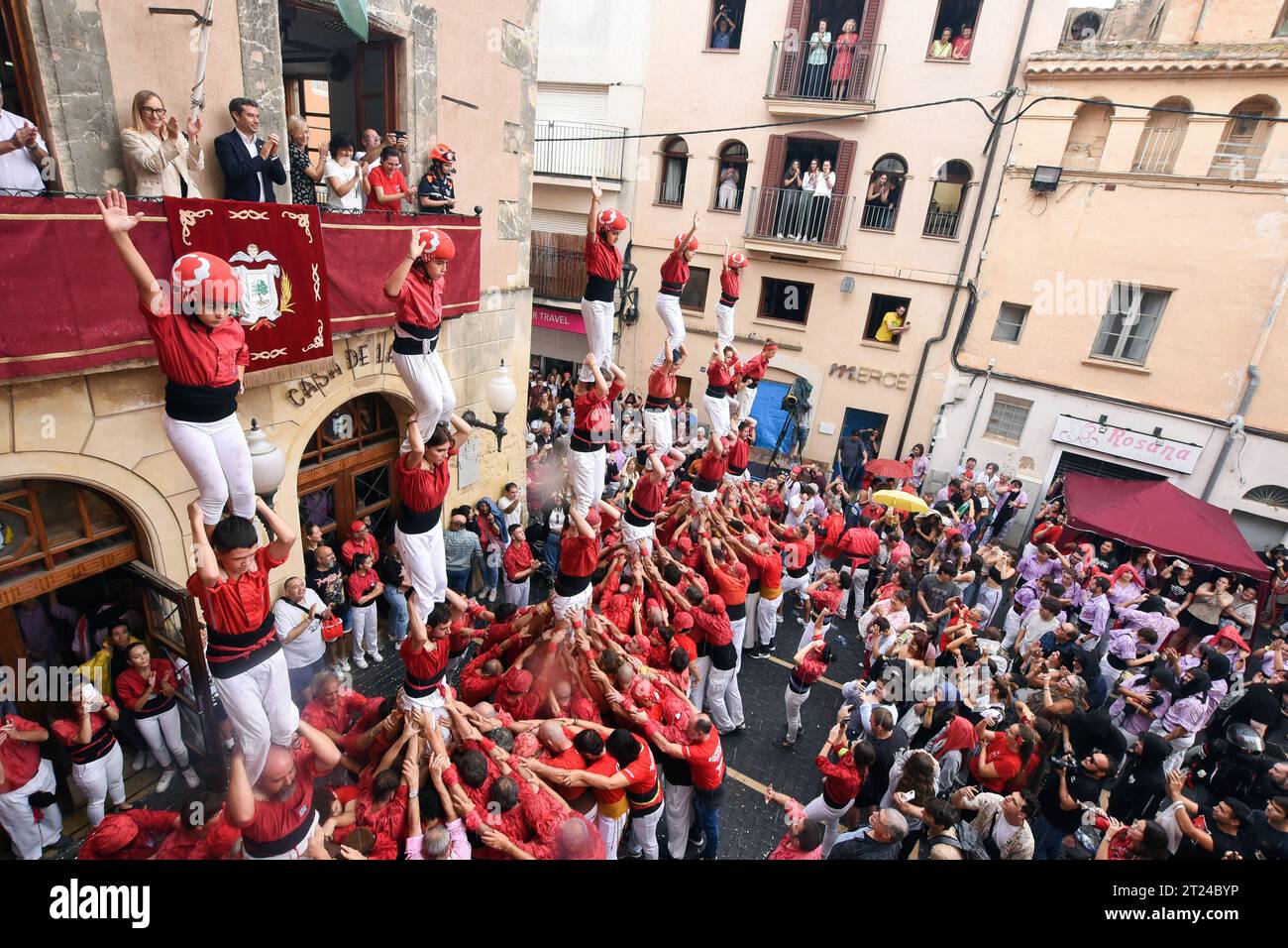 Vendrell, Spain. 15th Oct, 2023. The Castellers of the Nens del ...