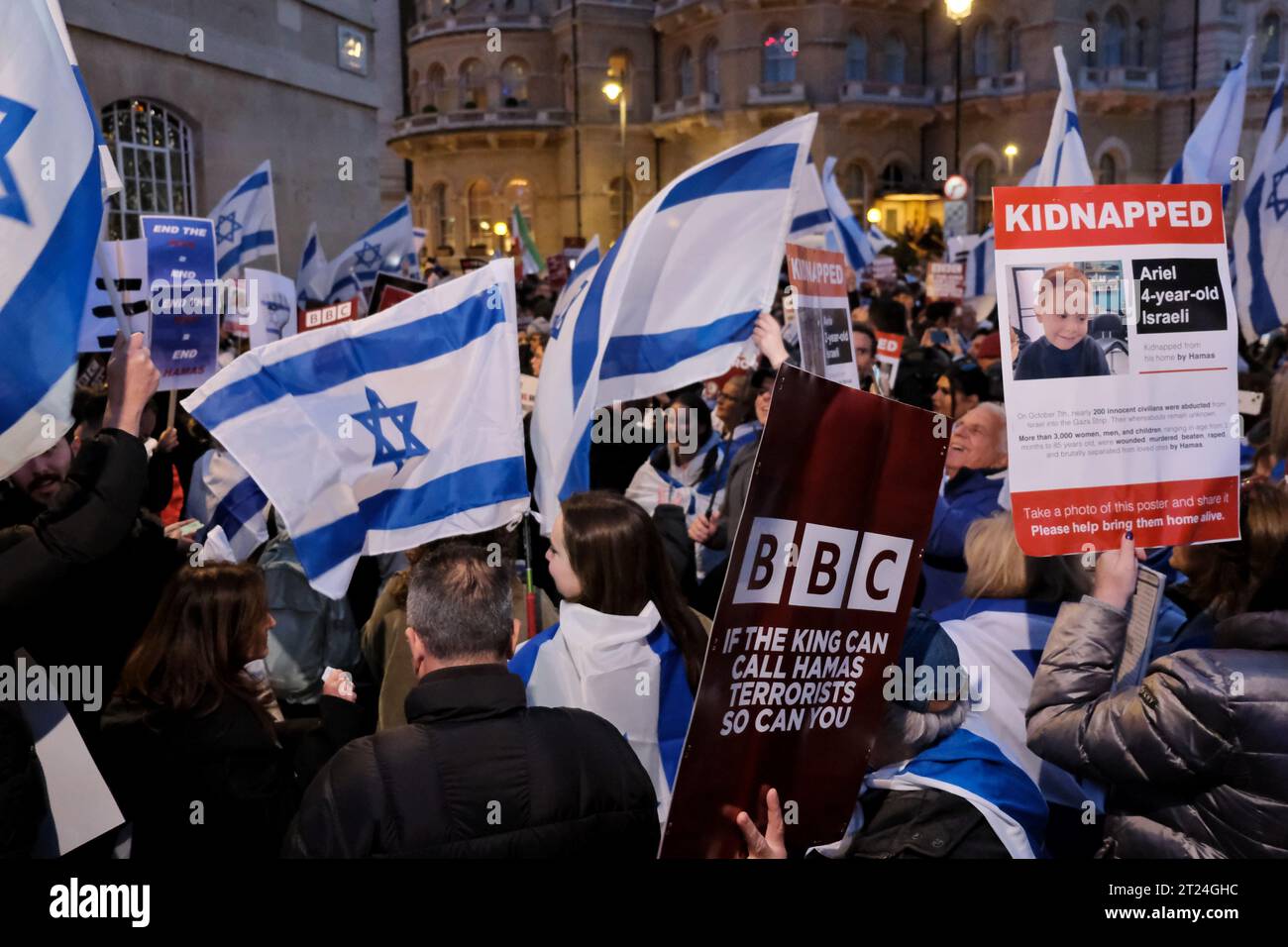 London, UK. 16th October, 2023. Hundreds of British-Israelis attended a ...