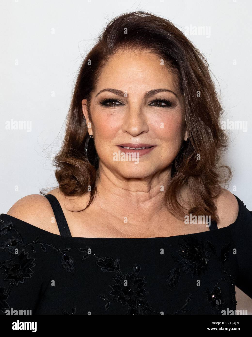 New York, USA. 16th Oct, 2023. Gloria Estefan arrives on the red carpet ...