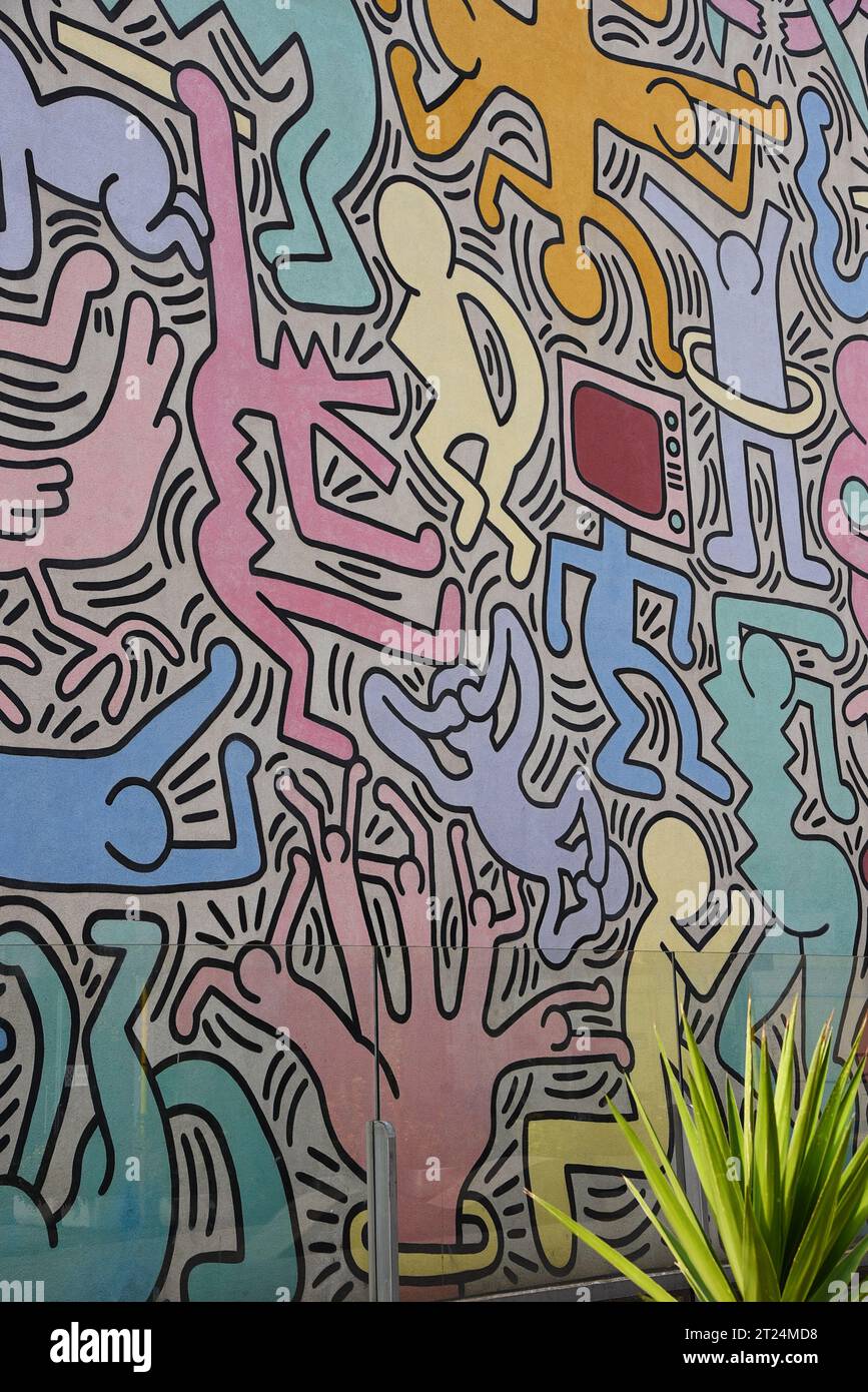 Keith haring mural hi-res stock photography and images - Alamy