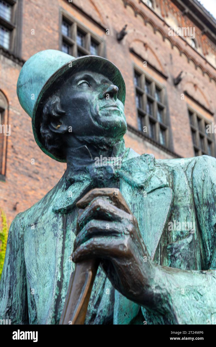 Hans cristian andersen statue hi-res stock photography and images - Alamy